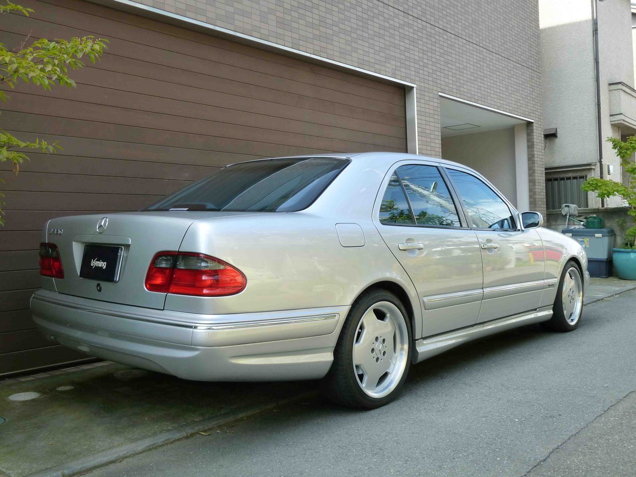 Isming Stock List : H.13 メルセデスベンツ E430 スポーツライン W210最終型 本物AMGフルエアロ 右ハンドル 稀少車