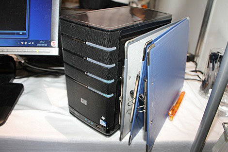 万が一のときも安心！10台までのPCのデータをバックアップできる「HP StorageWorks X510 Data Vault」をデモ ...