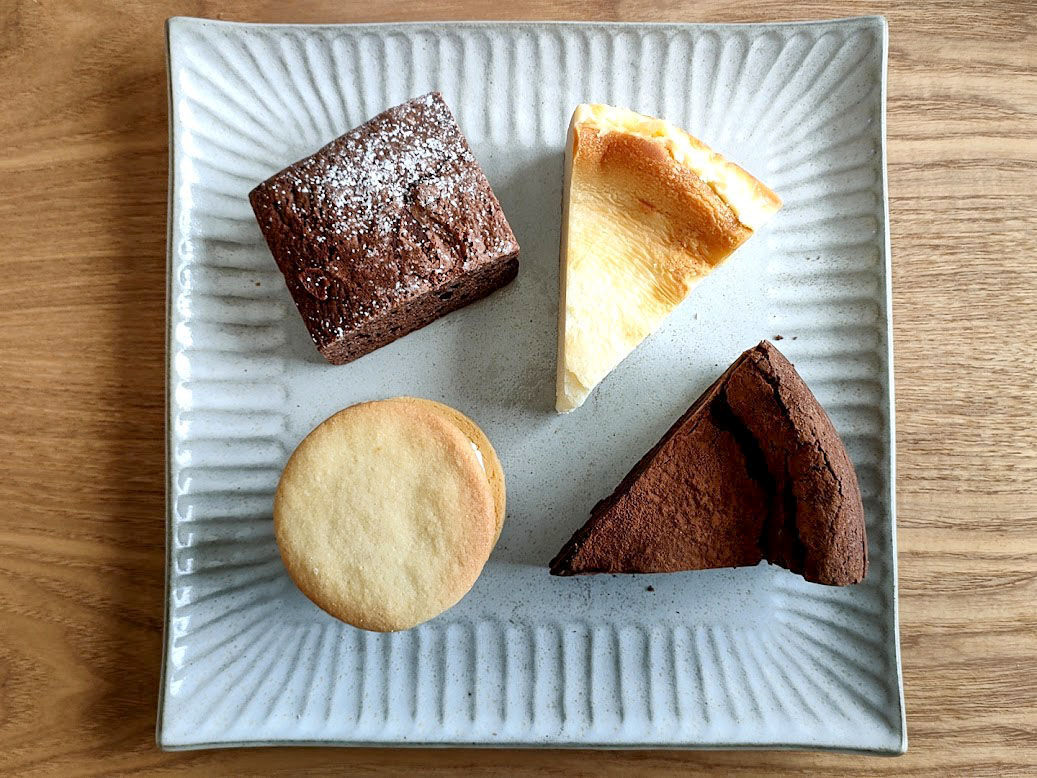 中泉町に『BROWN WORKS COFFEE（ブラウンワークスコーヒー）』の自動販売機が設置されてる。カットケーキと焼き菓子買ってみた ...