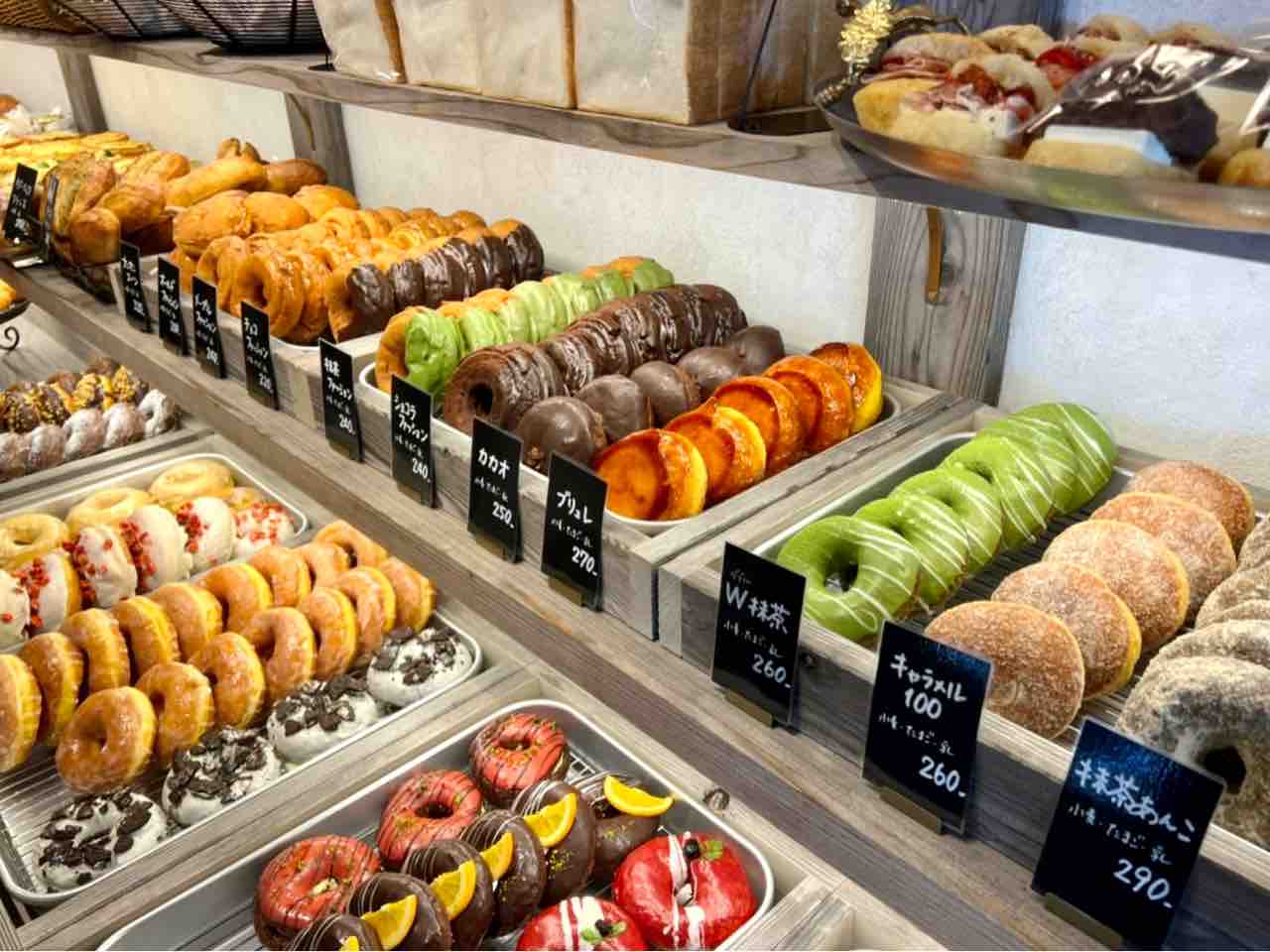 こだわりの30種類のドーナツが並ぶ！『ピアBandai』内に『FOFO donut OWL the Bakery（フォフォドーナツ オウル ザ ベーカリー）』がいよいよオープン！9月17日 ...