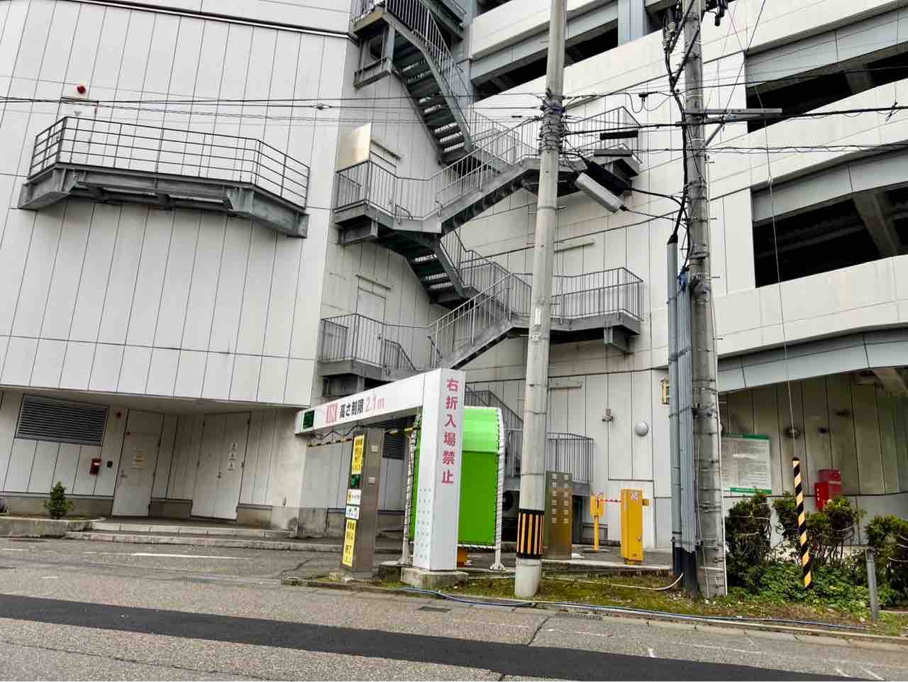 『新潟駅』隣接の『NPC24H新潟駅南駐車場（旧CoCoLo駐車場））』で入庫規制がされるらしい。12月11日～17日。 : にいがた速報 - 新潟県新潟市の地域情報サイト