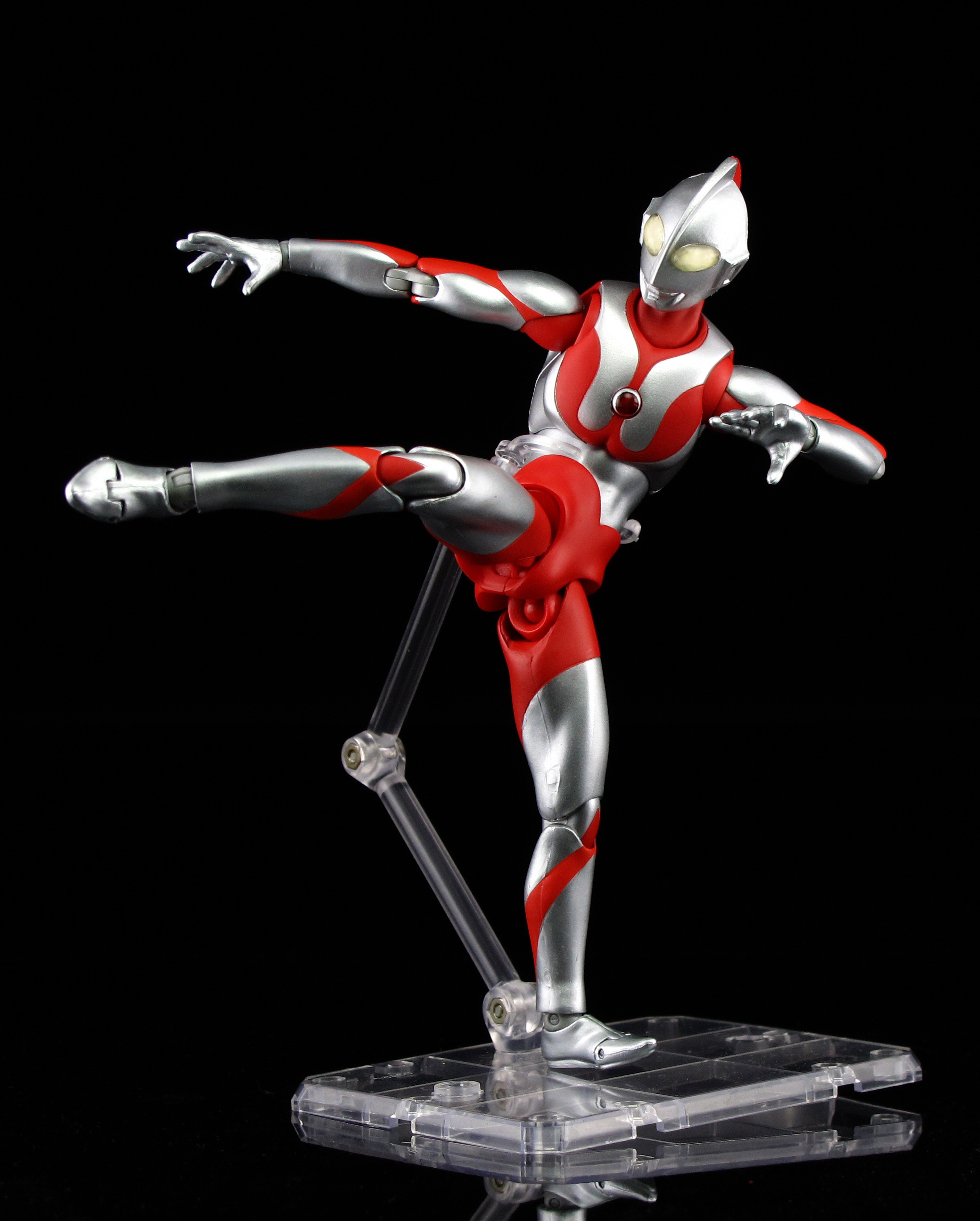 バンダイ ULTRA-ACT ウルトラマン レビュー : イザヨイホビーラック