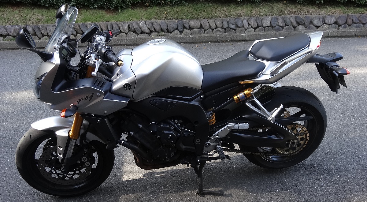 二輪の石版:FZ1 Fazer整備