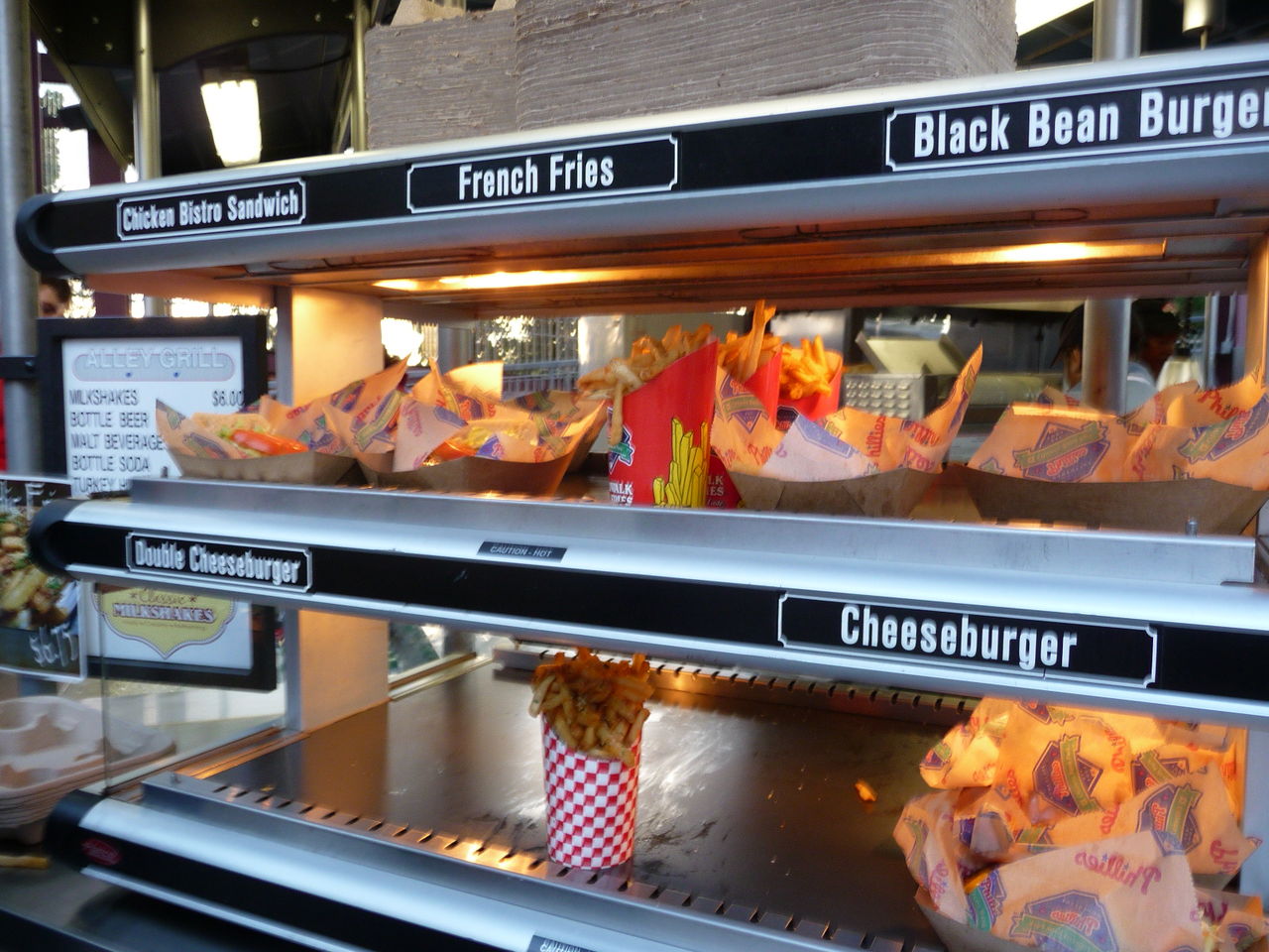 I LIVE FOR THIS by "j"eter : 1抜け決まりも立ち見でいっぱい＠Citizens Bank Park デシタ。