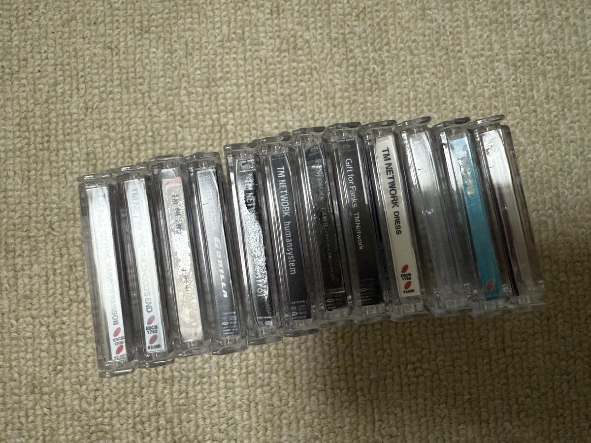 なんJですの : 【画像】ダイソーの「CD風キーホルダー」で好きなアルバムのミニチュアを作るのが巷でブーム。ジャケットをコピーして入れるだけで完成