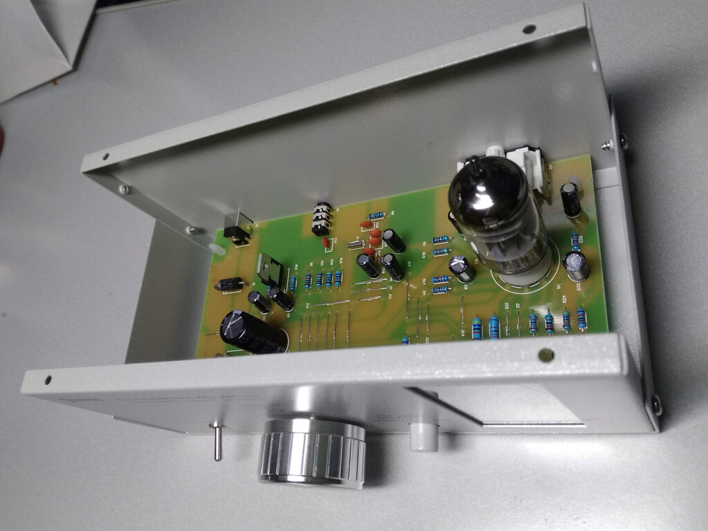 ラックスマン製真空管FMチューナーキット製作(2020年2月 ラックスマン製真空管FMチューナーキット製作(2020年2月