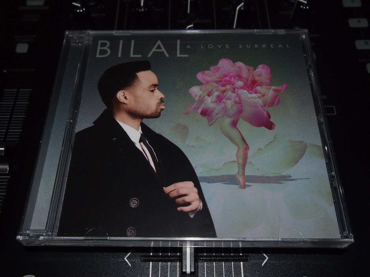 Bilal/A Love Surreal (Album Review) : Flavor Of R&B / HIPHOP
