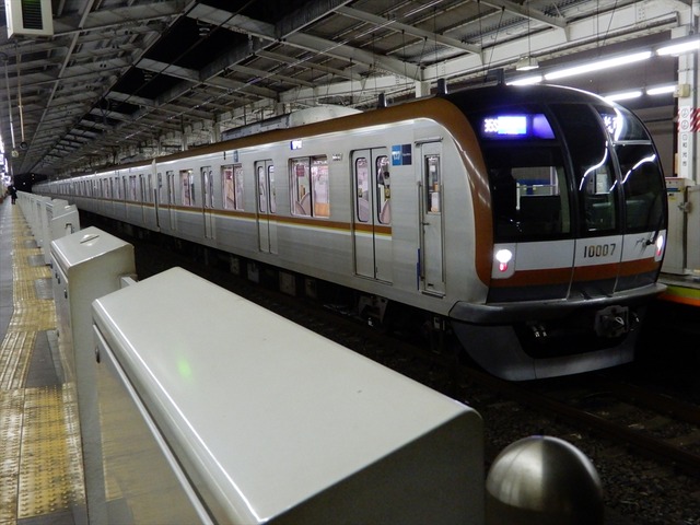 有楽町線 10000系 10107F : とんとん列車2