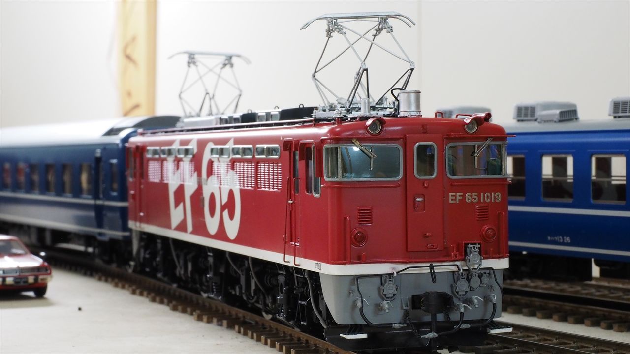 EF65 1019 レインボー（OJゲージ鉄道模型） : OJゲージ鉄道模型管理局 上野機関区