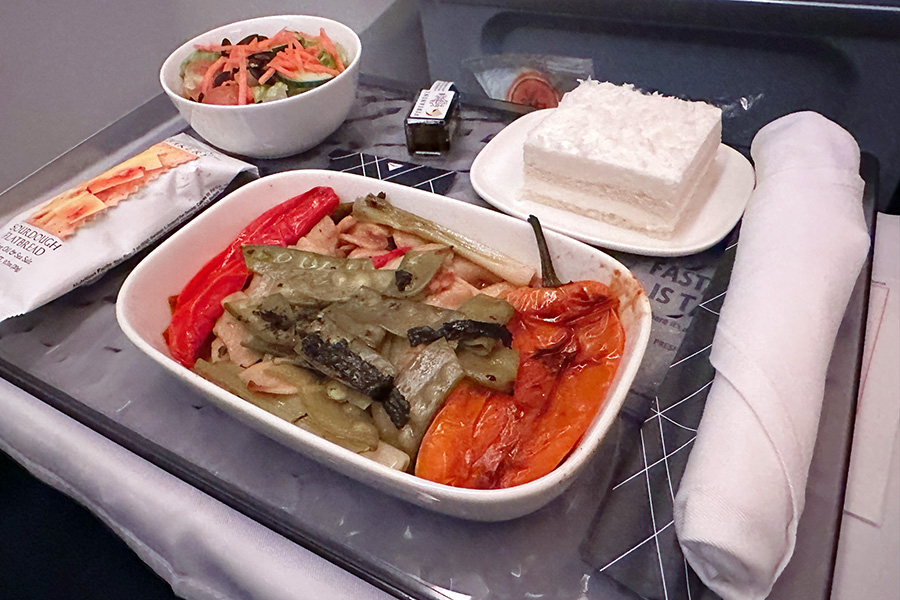 デルタ航空の羽田 - ホノルル DL180便、DL181便プレミアムエコノミーの機内食はこんな感じなのでした・・・。復路のメニューを追加しまし ...