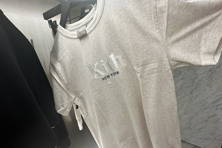 ロイヤルハワイアンセンターにある人気ブランドKITHはいつも覗いてくるのですが、今回は良いモノがあったかな？ : 一日・ 一ハワイ - ハワイ ...