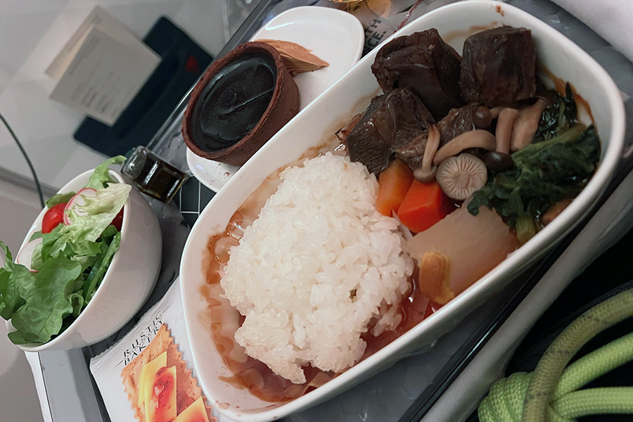 デルタ航空の羽田 - ホノルル DL180便、DL181便プレミアムエコノミーの機内食はこんな感じなのでした・・・。復路のメニューを追加しまし ...
