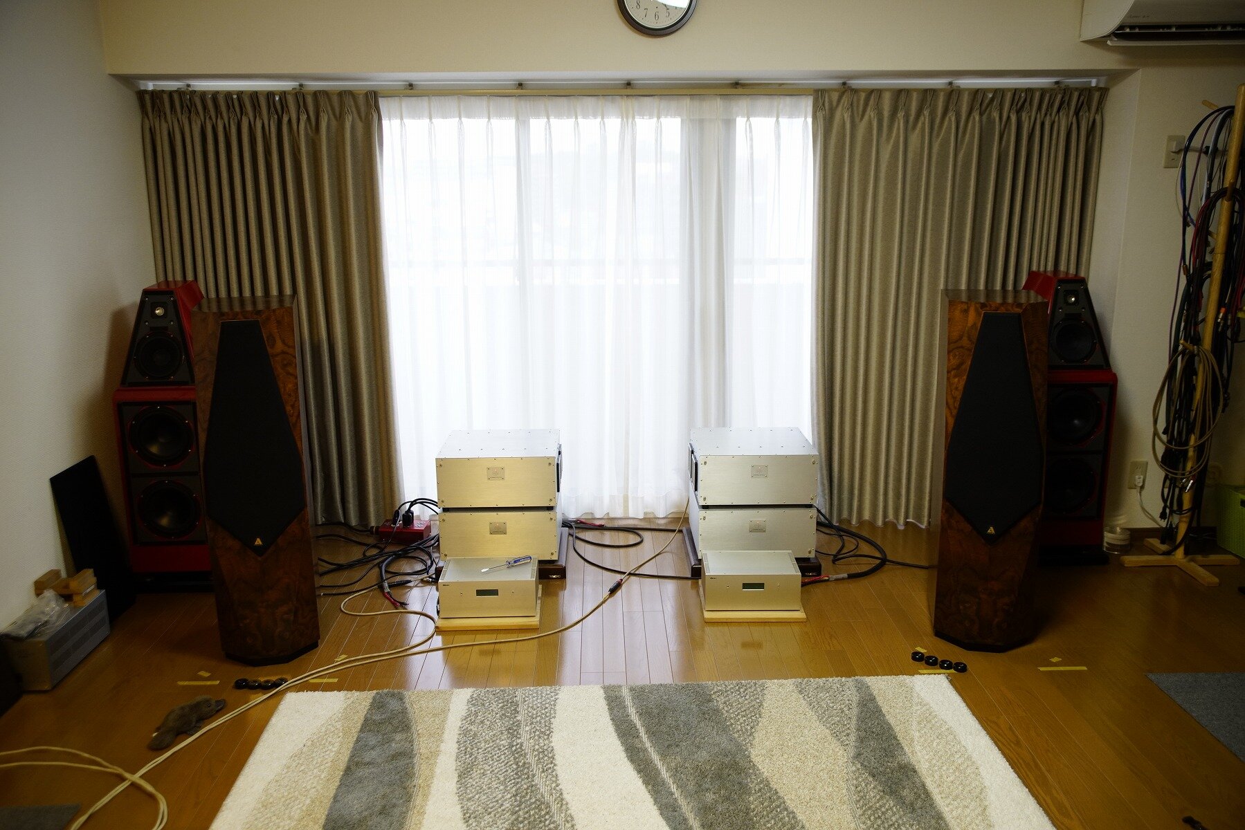 Wilson Audio System 7 vs Avalon Eidolon : On Age Audio