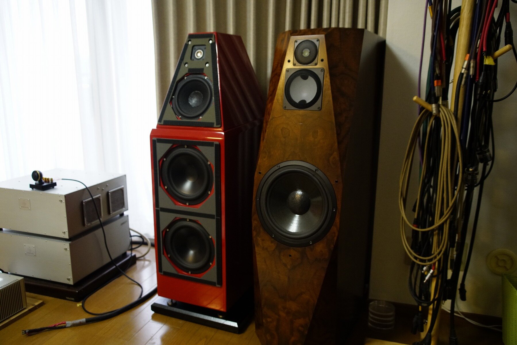 Wilson Audio System 7 vs Avalon Eidolon : On Age Audio
