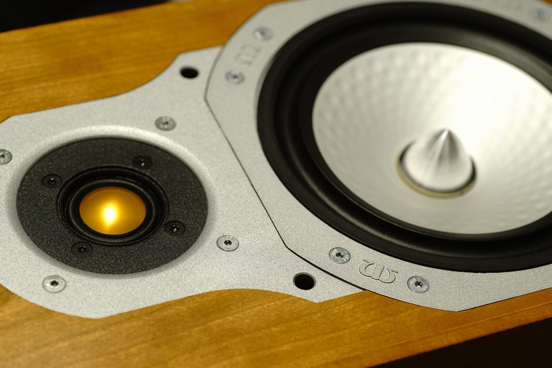 Monitor Audio Gold Reference10 : On Age Audio Monitor Audio Gold Reference10 : On Age Audio