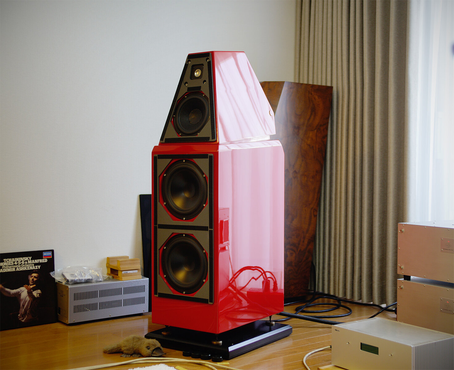 Wilson Audio System 7 vs Avalon Eidolon : On Age Audio