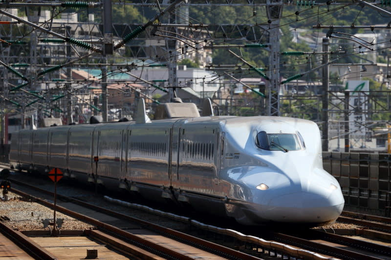 間に : 飛 鉄(HITETSU)