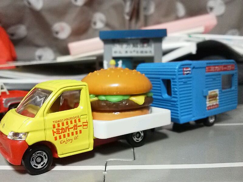 完成】NO.65 フランスベッドキャンピングカー : トミカ解体所 完成】NO.65 フランスベッドキャンピングカー : トミカ解体所
