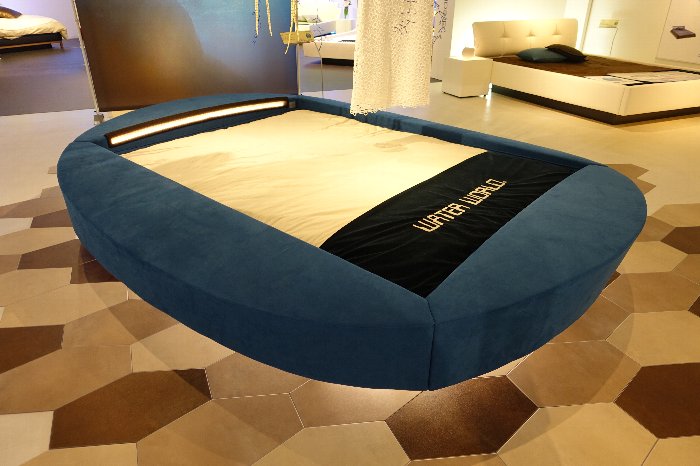 三次元曲面デザインのウォーターベッド・Aquasar : 住賓館(じゅうひんかん)ブログ