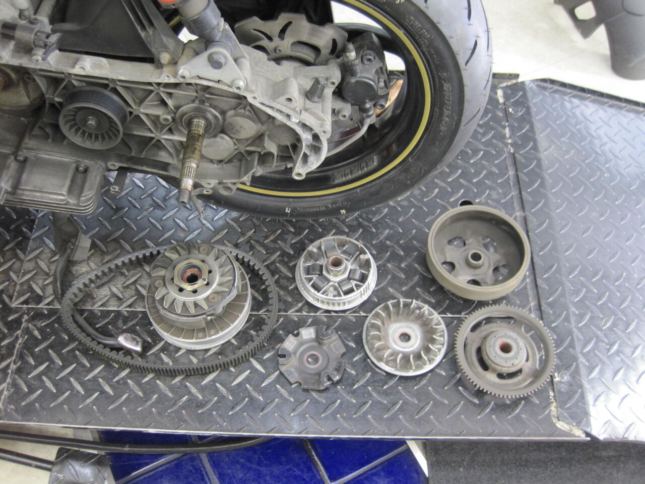 sogno vespa club:RUNNER ST218 メンテナンス！