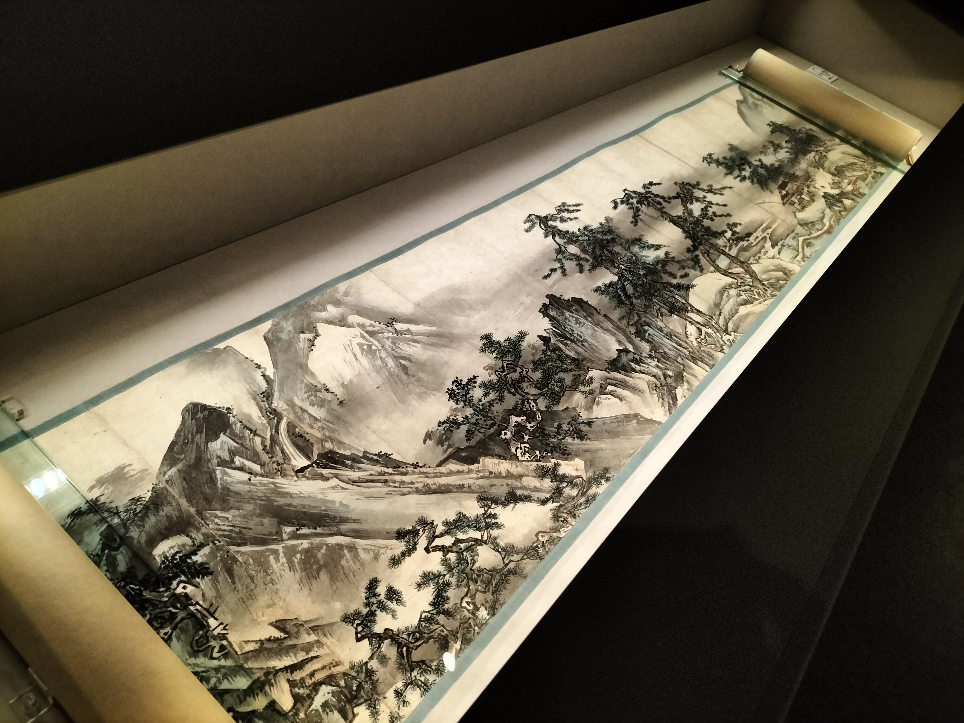 特別展「将軍家の襖絵 ─屏風絵でよみがえる室町の華─」根津 特別展「将軍家の襖絵 ─屏風絵でよみがえる室町の華─」根津