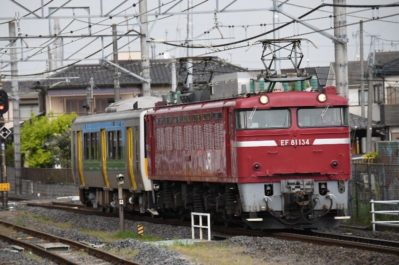 4/12 キハE130系郡山出場（EF81-134） : kakuekiteisya18のblog