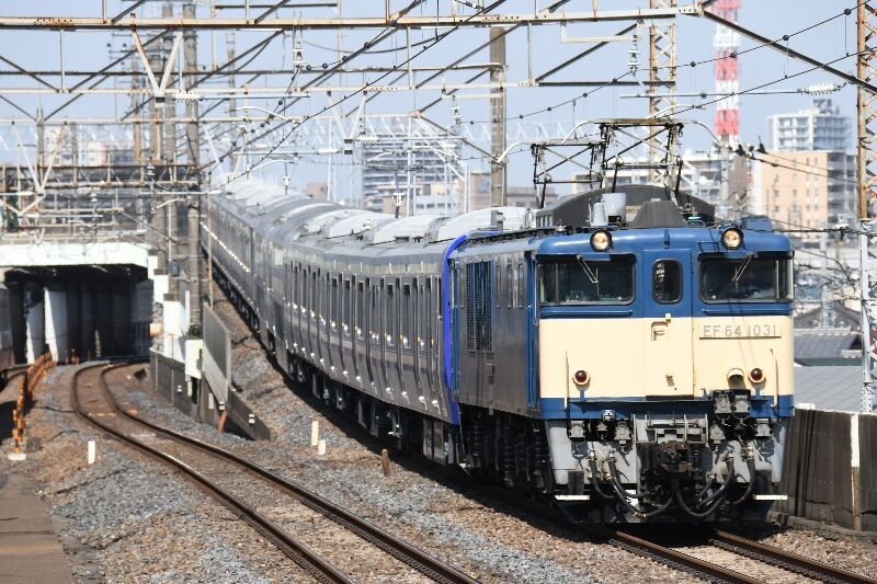 4/20 E235系F-10編成配給（EF64-1031） : kakuekiteisya18のblog
