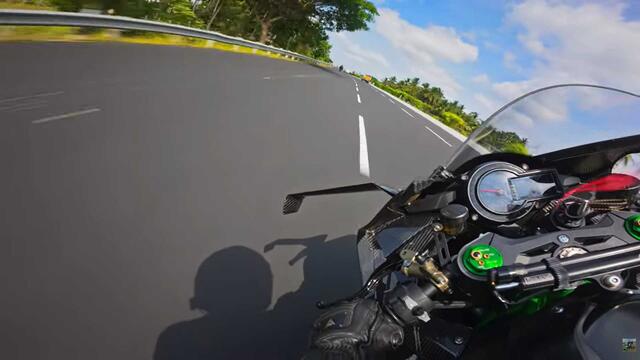 インドの高速道路を300㎞/h、川崎NinjaH2Rで暴走する動画 : Usagineko5bai-2nd