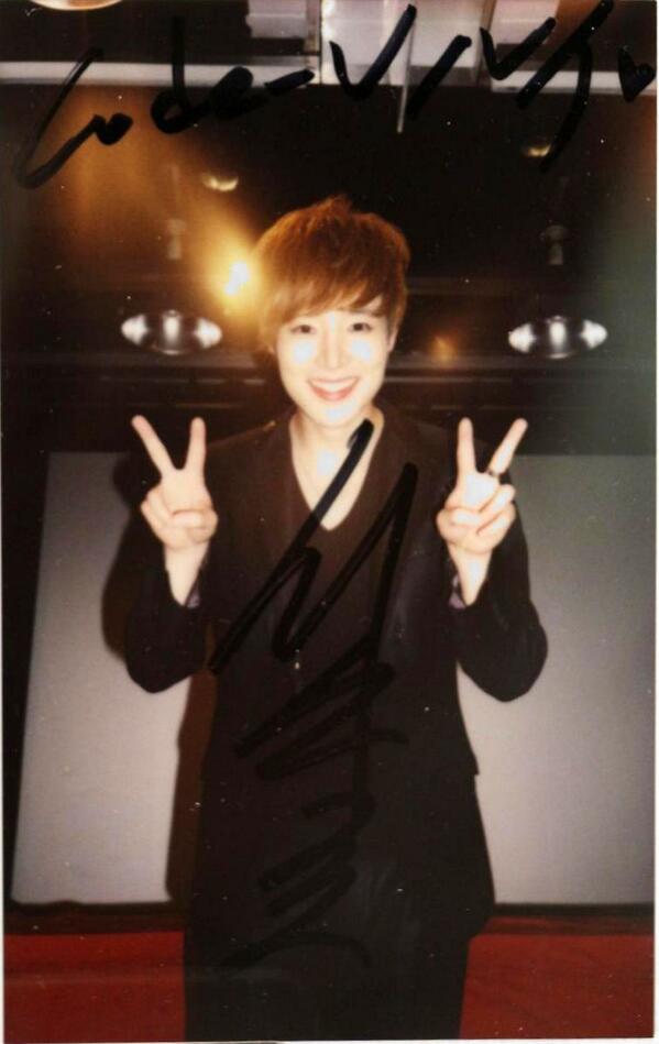 な～こ♪の『ずっとずっとCODE-Vに はまり中！』 : 「この夏おすすめ！Mnet放送記念 韓国人気バラエティ無料試写会」衣装展示♪