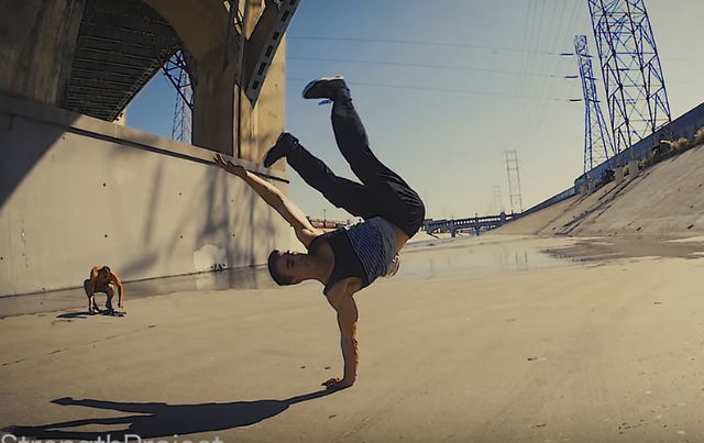 【動画】Simonster x Strength Project - 解説一切無しのエアーのエクササイズ! : ブレぶろ！