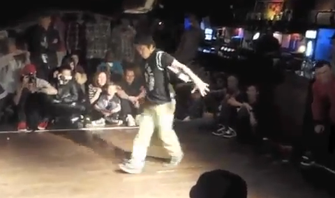 【動画】ISSEI君が出場したUK Bboy Seven 2 Smoke 2011年の動画！ : ブレぶろ！