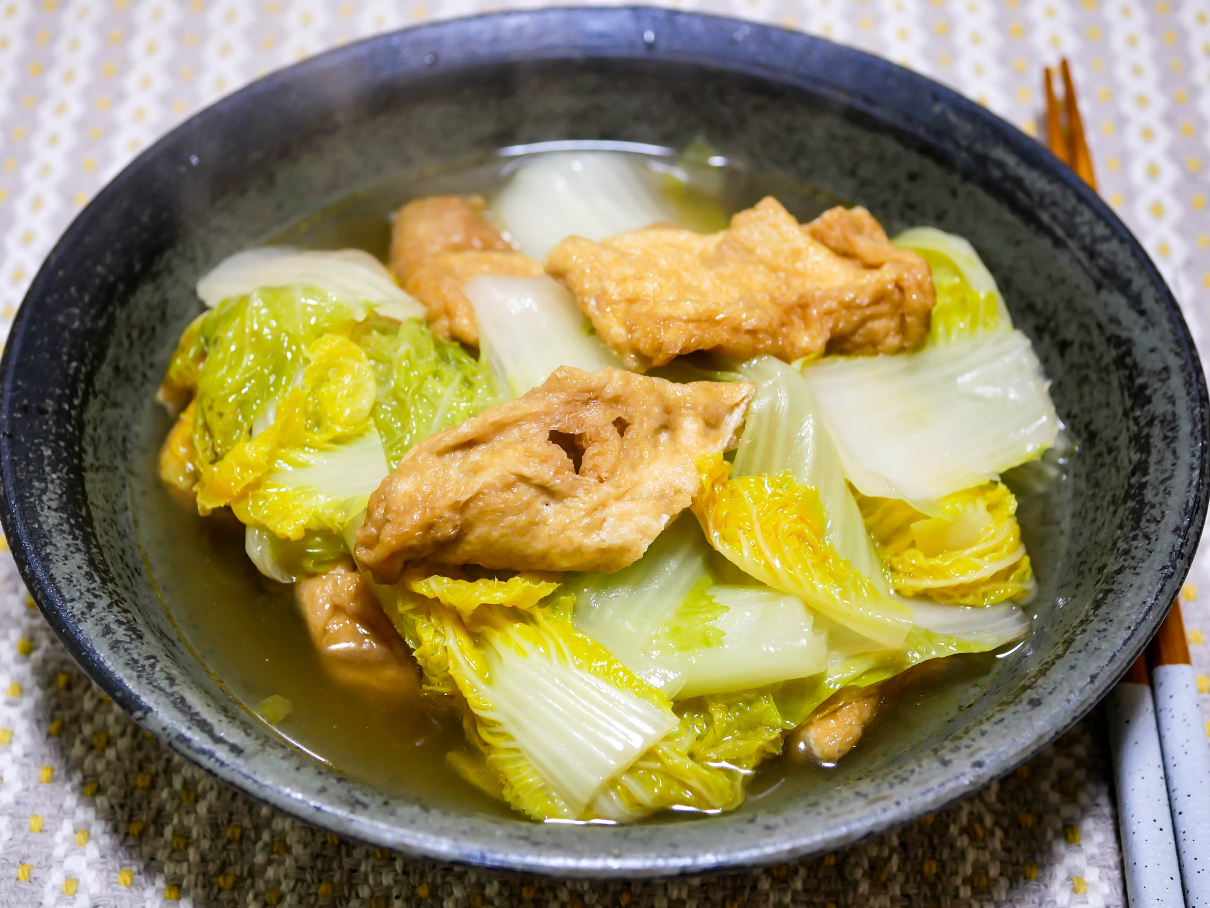 わわ菜（ミニ白菜）と豆腐屋さんの薄揚げでくったり煮and久しぶりに近所のうどん屋さんで「天丼」 Sake To Ryouri Powered 0142