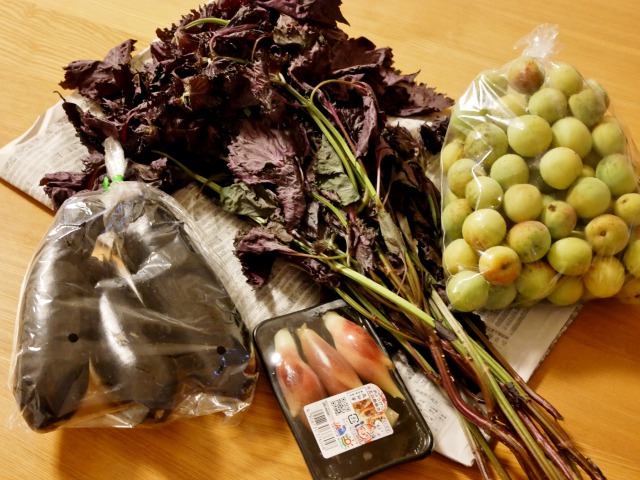 実家からの野菜便でしば漬け作り : kana-kitchen