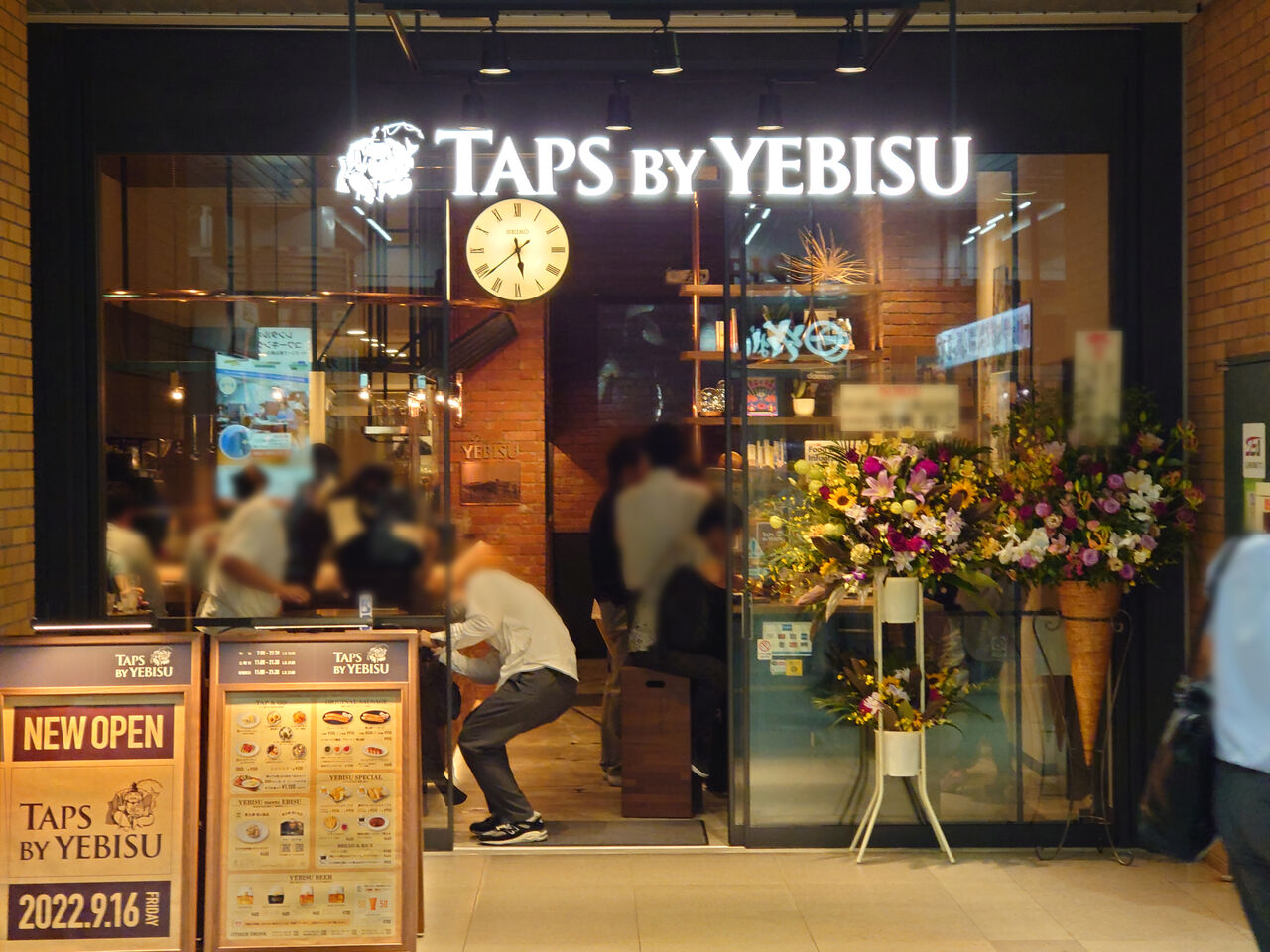 『JR恵比寿駅』東口構内に『TAPS BY YEBISU』なるビールスタンドがオープンしてる。 : しぶやく通信 - 東京都渋谷区の地域情報サイト