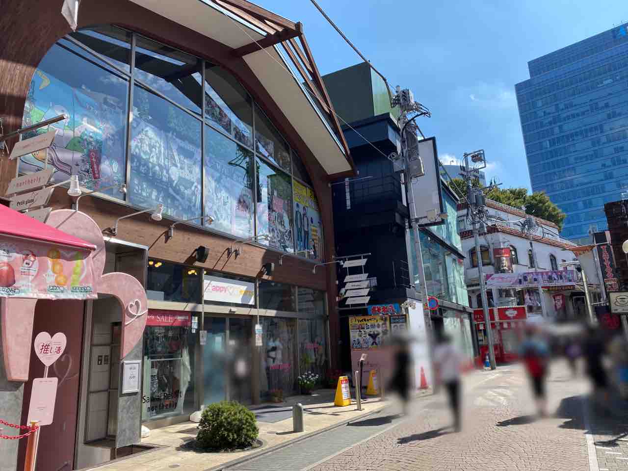 【開店】世界初！神宮前に『UNIVERSAL MUSIC STORE HARAJUKU（ユニバーサル ミュージック ストア ハラジュク）』なるコンセプトストアがオープンするらしい。 : しぶ ...
