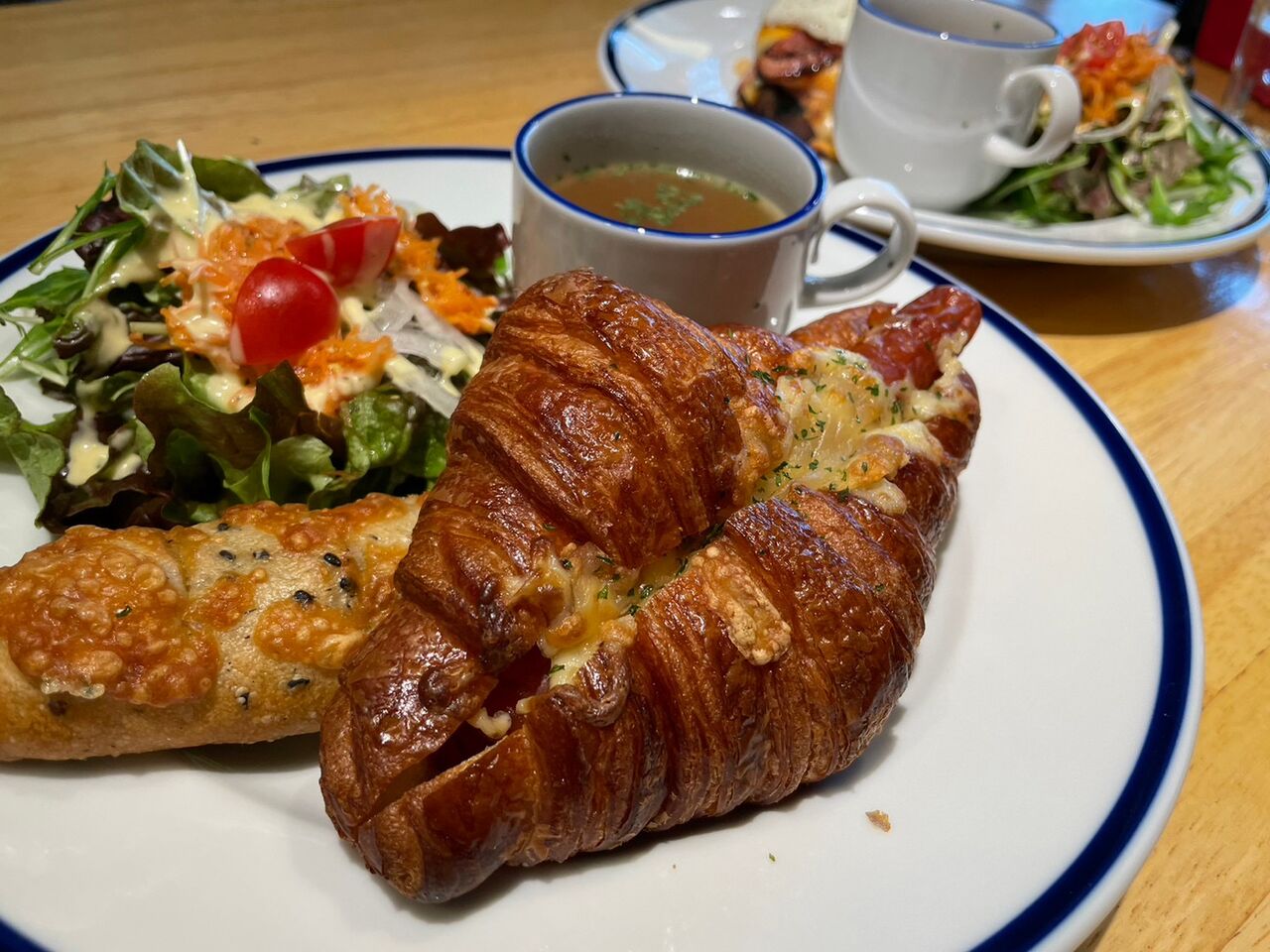 武蔵町にオープンした『パンが主役のお店 Bread & Me（ブレッドアンドミー）』で『ほうれん草とベーコンのクロックマダムプレート』『本日の ...