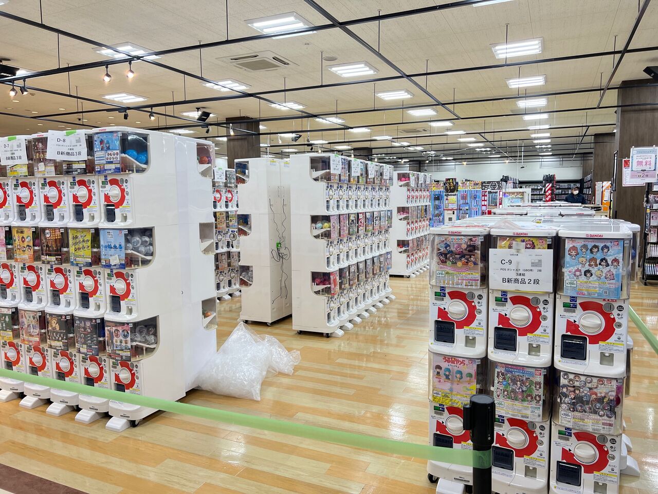 大桑『TSUTAYA大桑店（ツタヤ）』2階に「ガシャポン®」大型専門店『ガシャポンバンダイオフィシャルショップ TSUTAYA大桑店』が ...