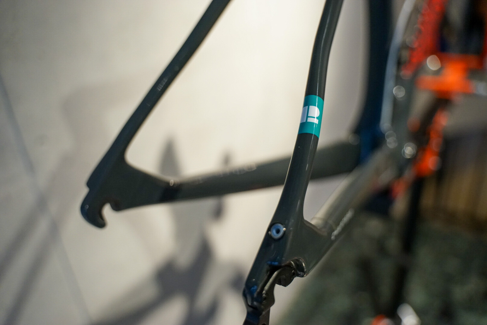 CHAPTER2 REREに待望のニューカラー RED&GREY(WHERO)登場 : K&M CYCLE BLOG