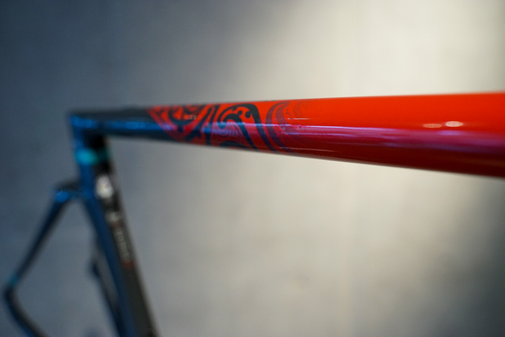 CHAPTER2 REREに待望のニューカラー RED&GREY(WHERO)登場 : K&M CYCLE BLOG