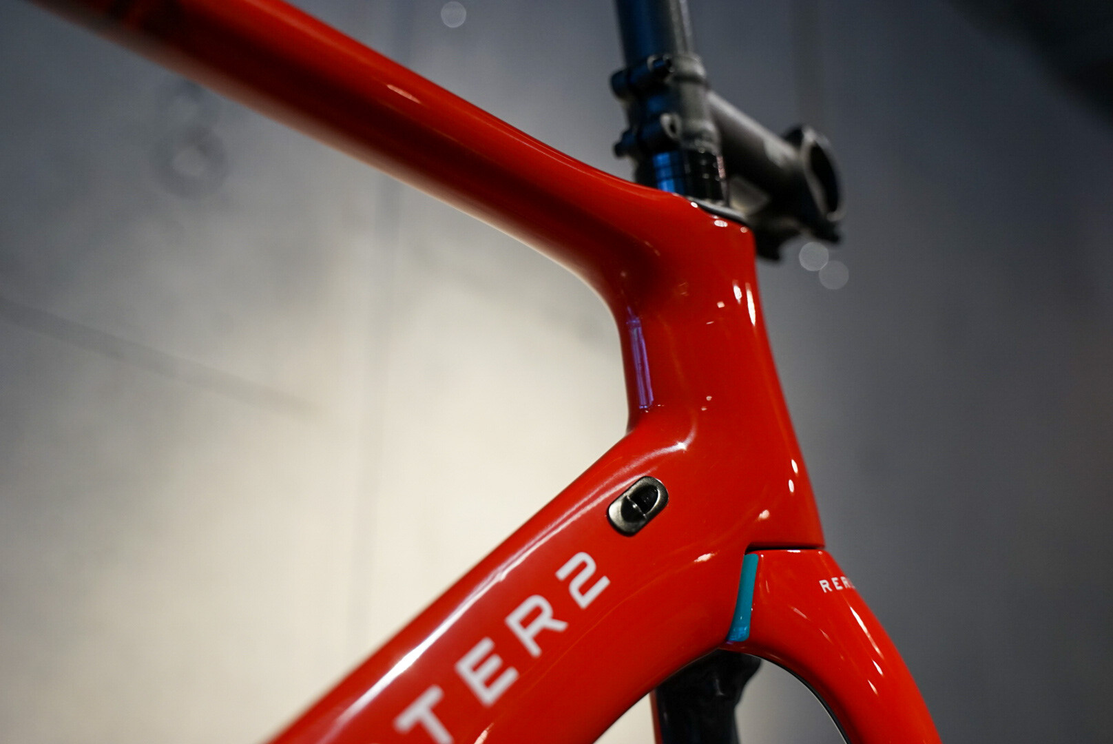 CHAPTER2 REREに待望のニューカラー RED&GREY(WHERO)登場 : K&M CYCLE BLOG
