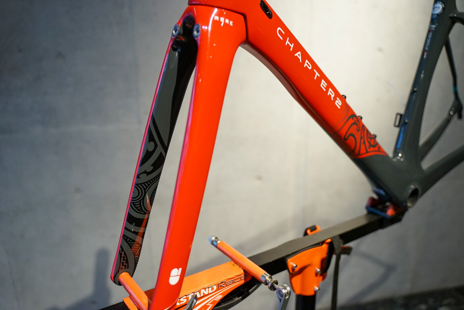 CHAPTER2 REREに待望のニューカラー RED&GREY(WHERO)登場 : K&M CYCLE BLOG