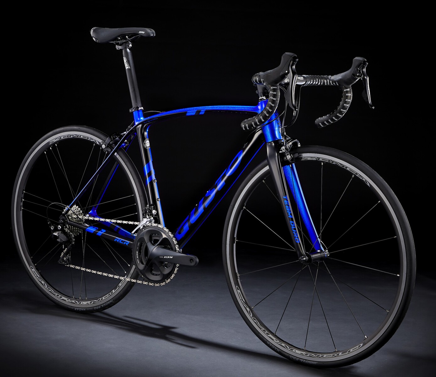 GUSTOの人気モデルDURO EVOは美しいカラーと足回りが魅力 : K&M GUSTOの人気モデルDURO EVOは美しいカラーと足回りが魅力 : K&M
