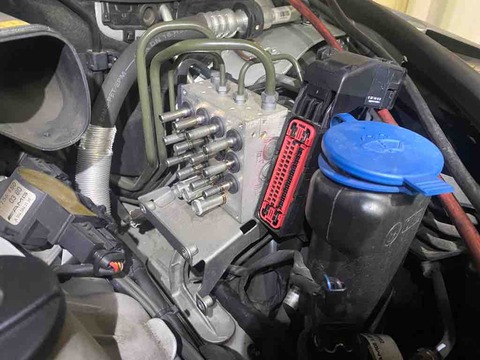 メルセデスベンツ W204 C63 ABS警告、ハンドル重い : 木下オートサービスのブログ