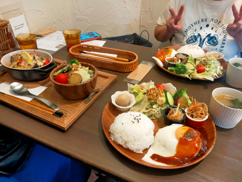 副菜が豊富！私市駅すぐ横の「kuu.cafe」で『自家製ハンバーグ』と『ミートドリア』を食べてきた - 交野タイムズ