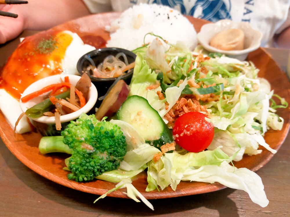 副菜が豊富！私市駅すぐ横の「kuu.cafe」で『自家製ハンバーグ』と『ミートドリア』を食べてきた - 交野タイムズ