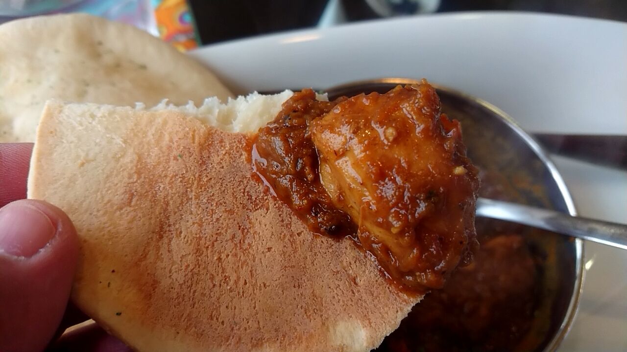 新潟市西区五十嵐の街中に本格南インド料理の店！？spice Lab 853でチキンカレー大盛と焼きたてナン大盛！ : 新潟がっとうんめもん探訪