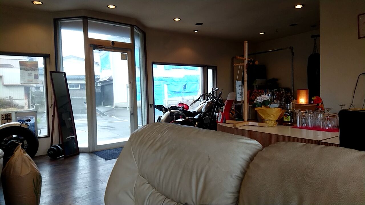 新潟市西区五十嵐の街中に本格南インド料理の店！？spice Lab 853でチキンカレー大盛と焼きたてナン大盛！ : 新潟がっとうんめもん探訪