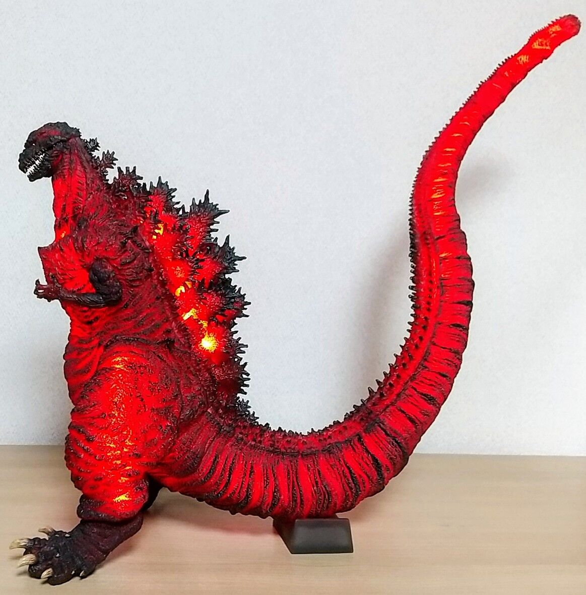 全身が赤く発光!】東宝30cmシリーズ 酒井ゆうじ造形 全身が赤く発光!】東宝30cmシリーズ 酒井ゆうじ造形