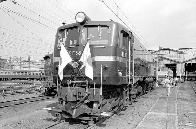 東京機関区一般開放 1977/10/16：その3（EF5861) : 新・バイクで走ると気持ちがいい
