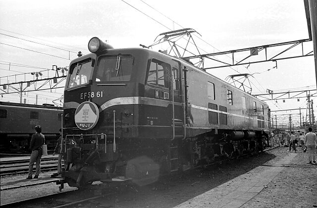 東京機関区一般開放 1977/10/16：その3（EF5861) : 新・バイクで走ると気持ちがいい